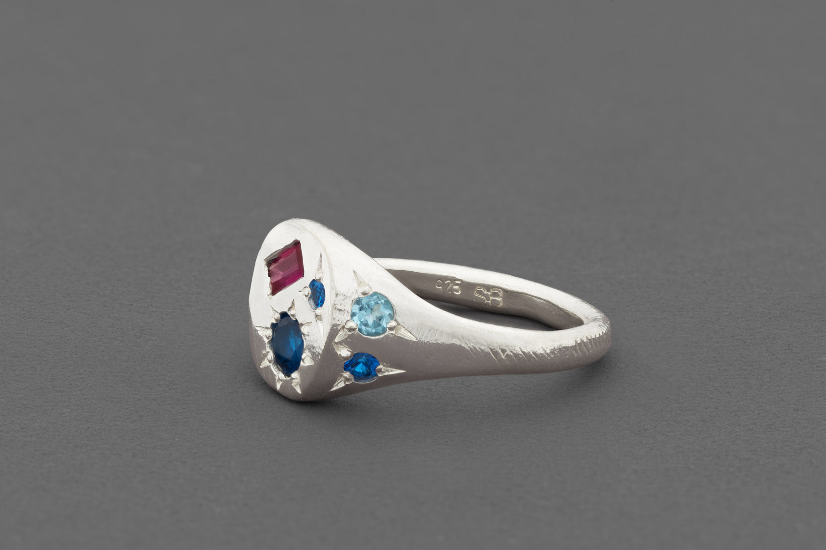 Spazio ring – Seb Brown